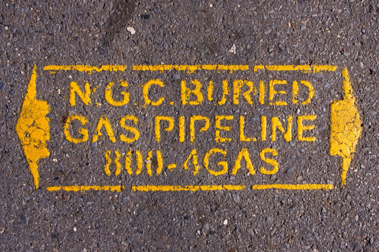 Stencilling of Pipeline Identification Markers along NGC's Natural Gas ...